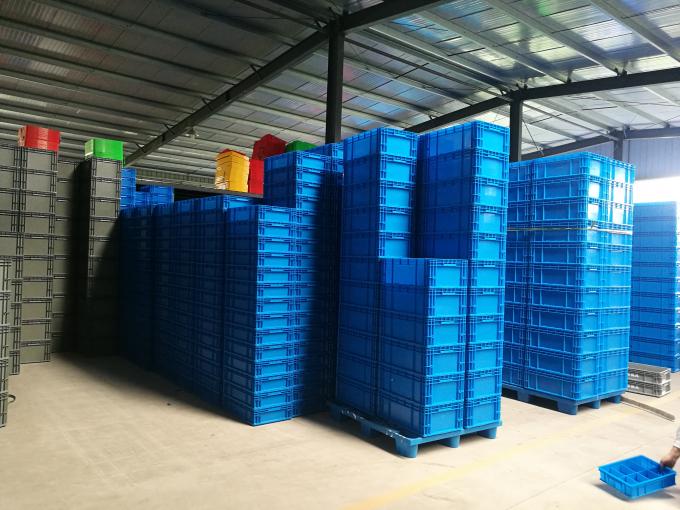 800 * 600 * 230 Euro Stacking Containers , Straight Sided Plastic ...