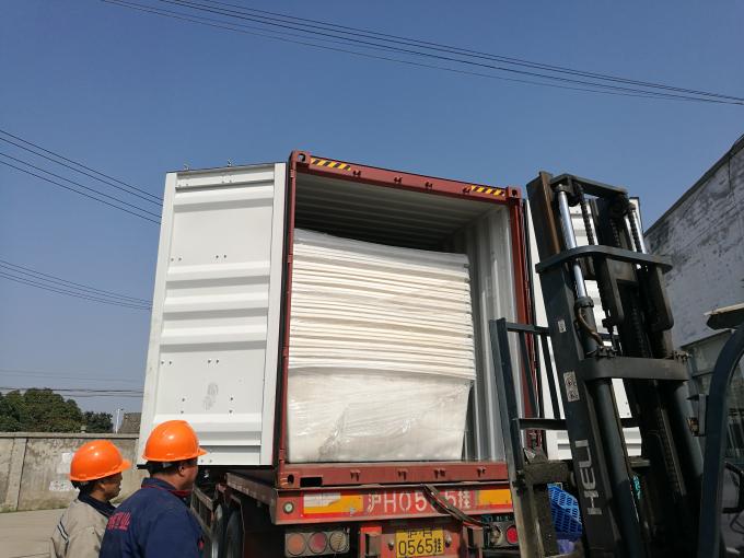 Heavy Wet Or Dry Loads Poly Box Truck , Mobile Industrial Laundry ...